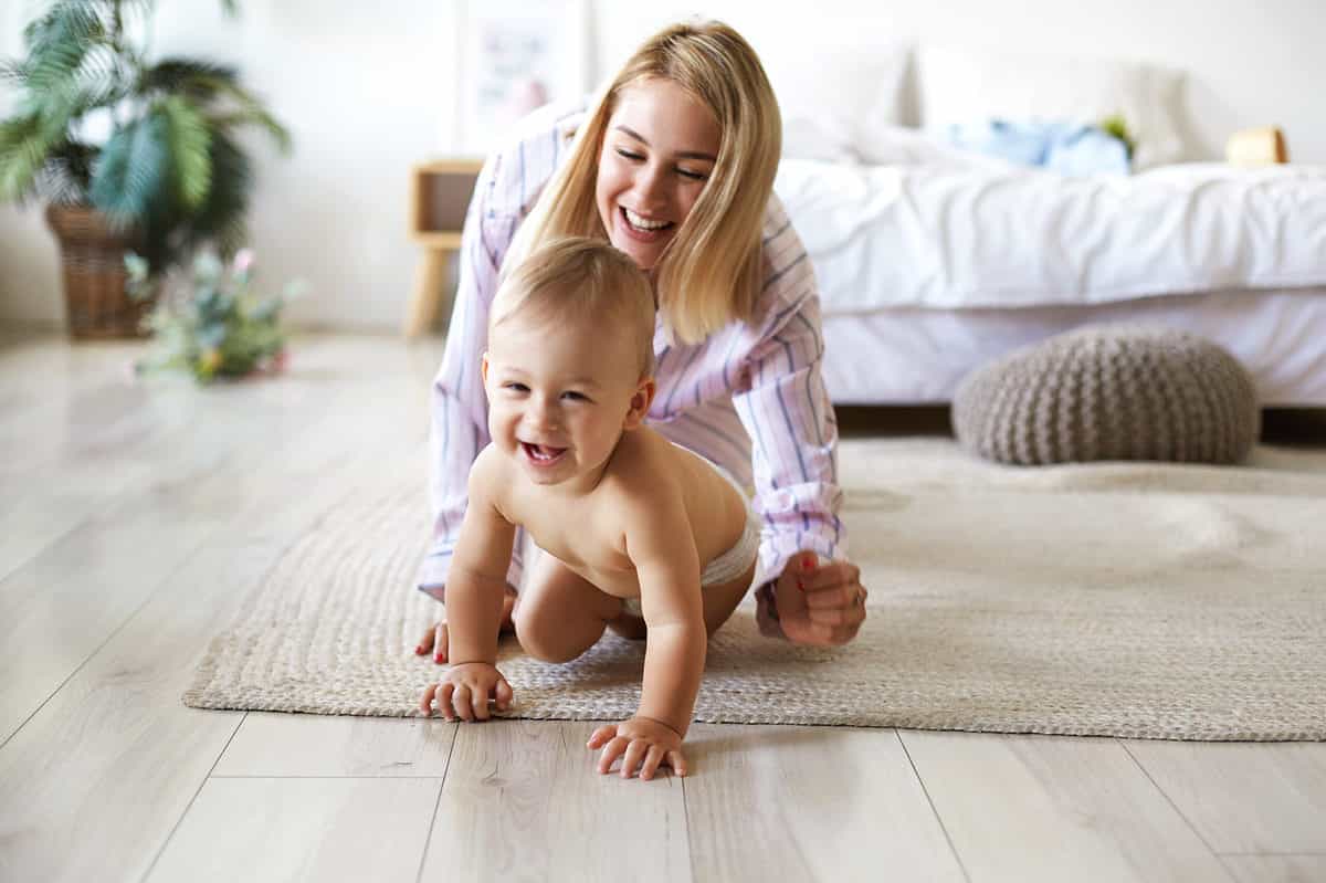 How To Teach Your Baby To Crawl In 5 Steps