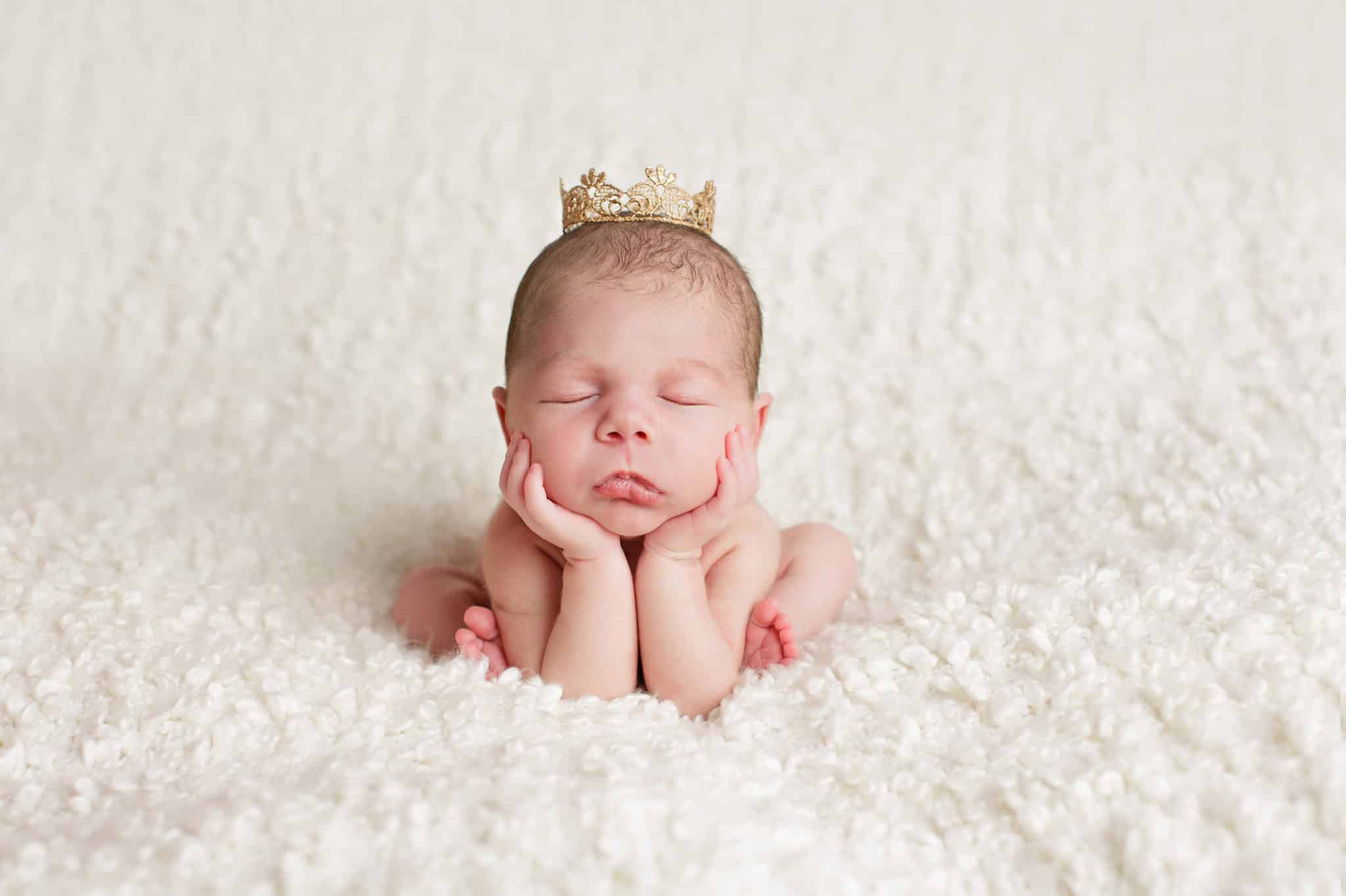 Rayna Name Meaning & Origin | Middle Names for Rayna