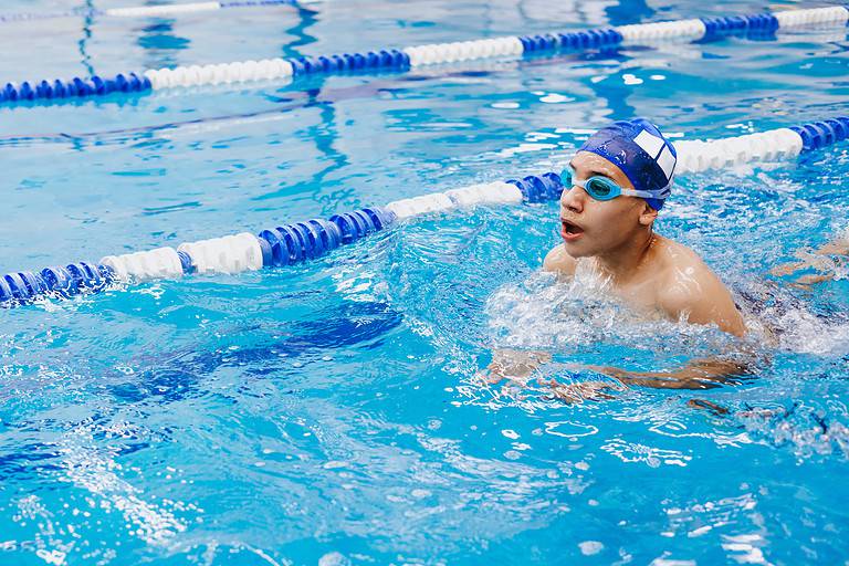 The 12 Best Swimming Camps