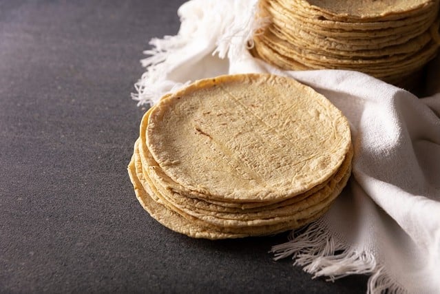 Corn vs. Flour Tortillas: Primary Ingredients, Health Benefits, and ...