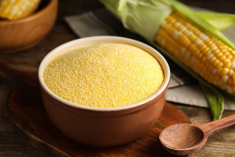 Cornmeal vs. Corn Grits: 3 Key Differences and a Nutritional Comparison