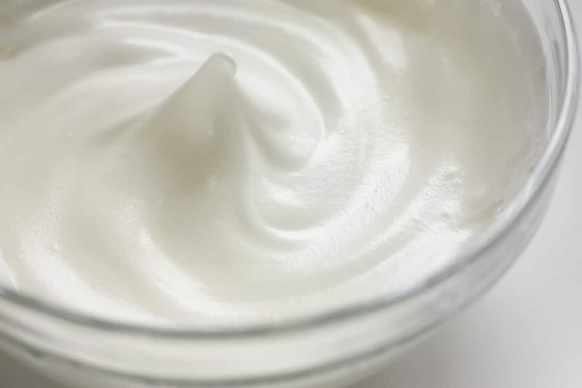 Double Cream vs. Heavy Cream: Differences (Calories, Cooking, Nutrition ...