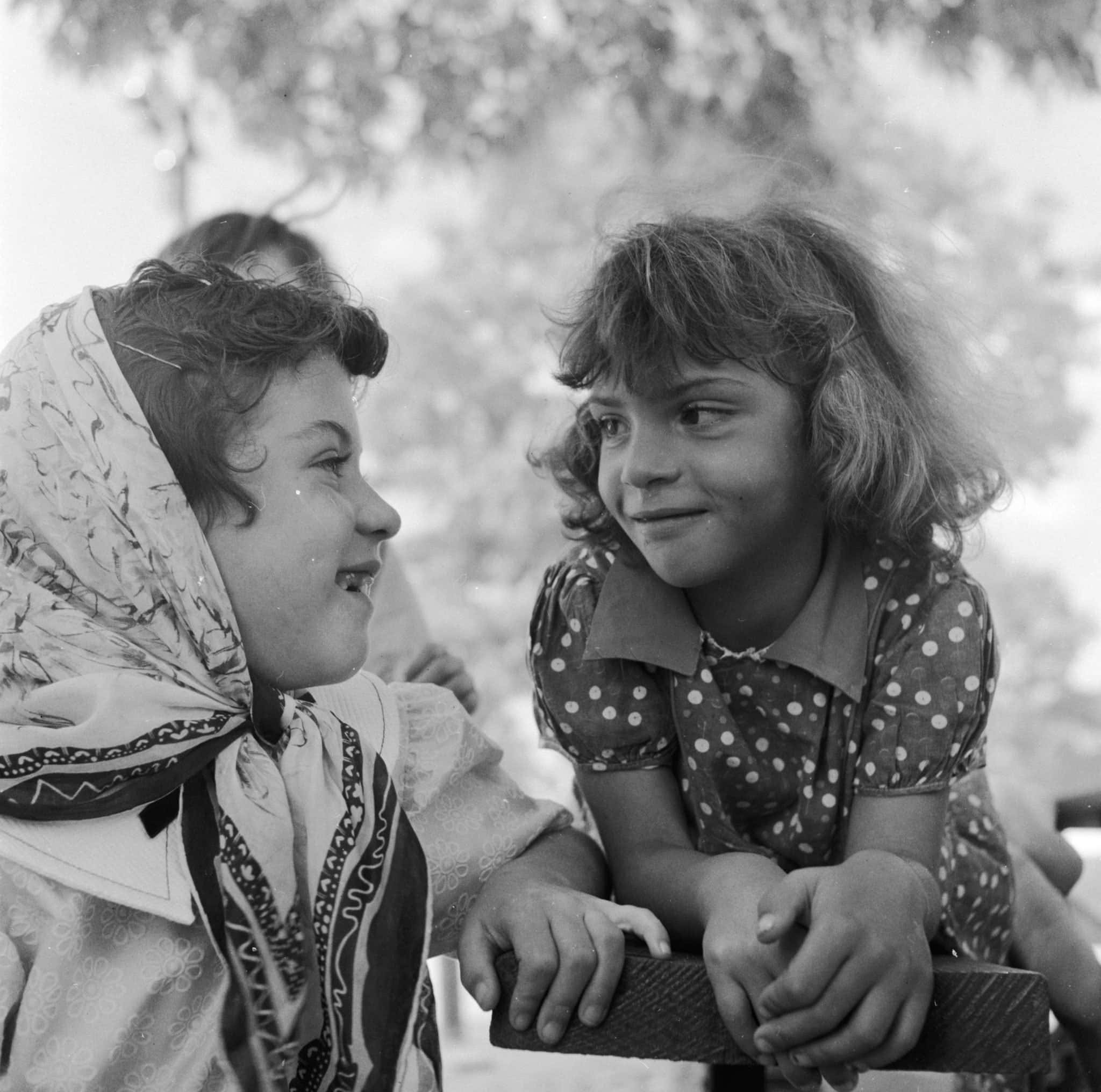 17 Fascinating Vintage Photos That Show Summer in the 1950's