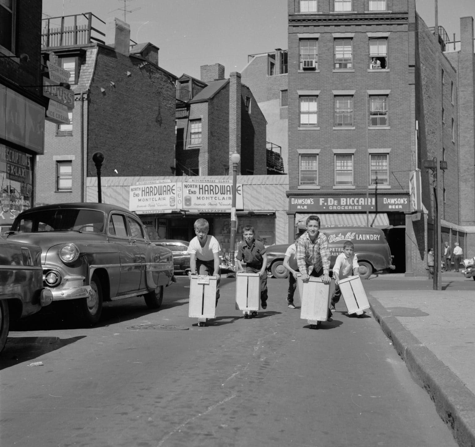 17 Fascinating Vintage Photos That Show Summer in the 1950's