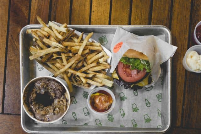 Whataburger Is Delicious But These 8 Other Burger Spots Are Just Plain ...