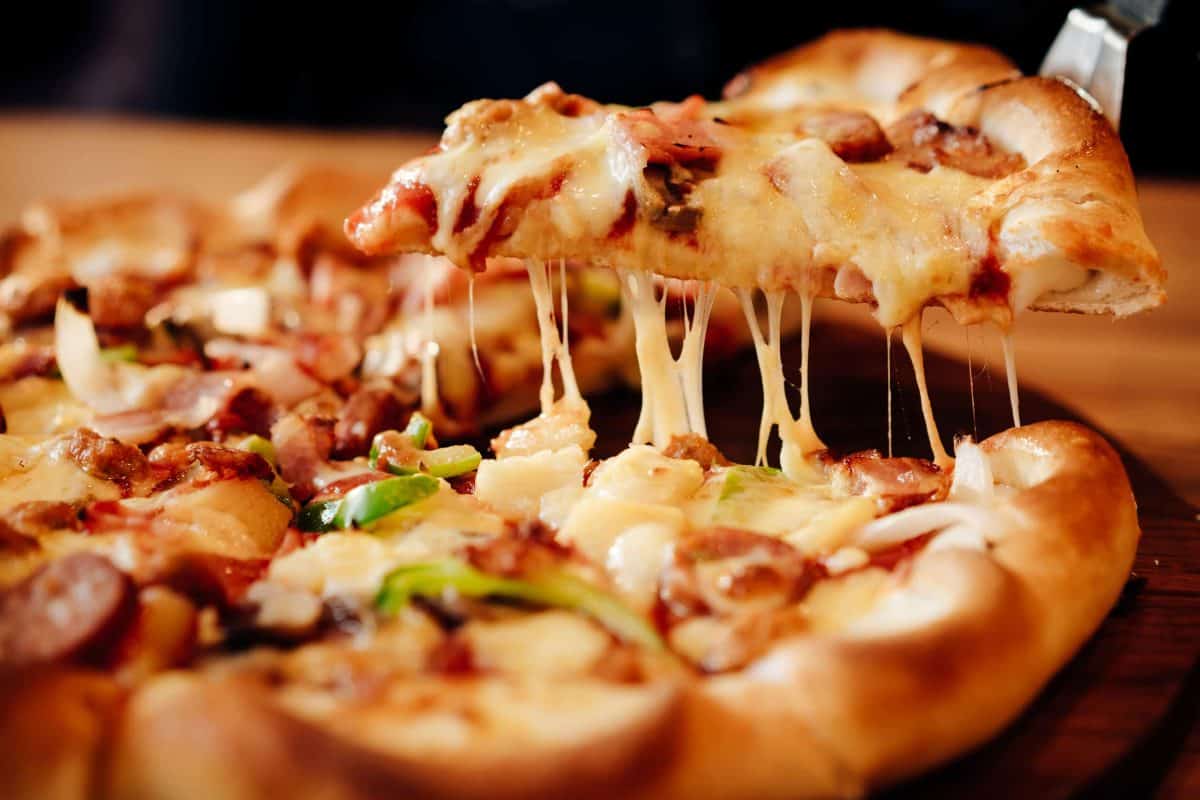 Pizza Hut vs. Dominos: Taste Comparison & Which Pizza is Better?