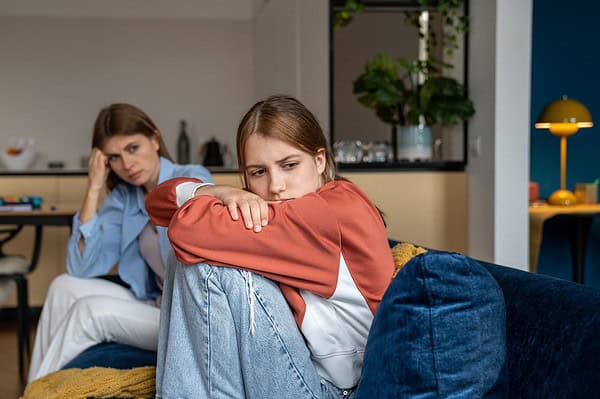 10 Annoying Teen Behaviors That Are Awful But Normal