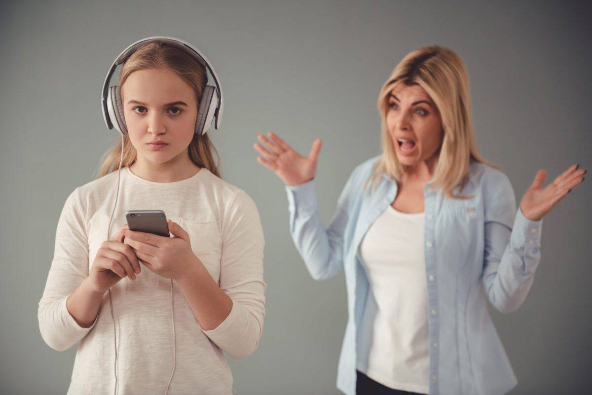 10 Annoying Teen Behaviors That Are Awful But Normal