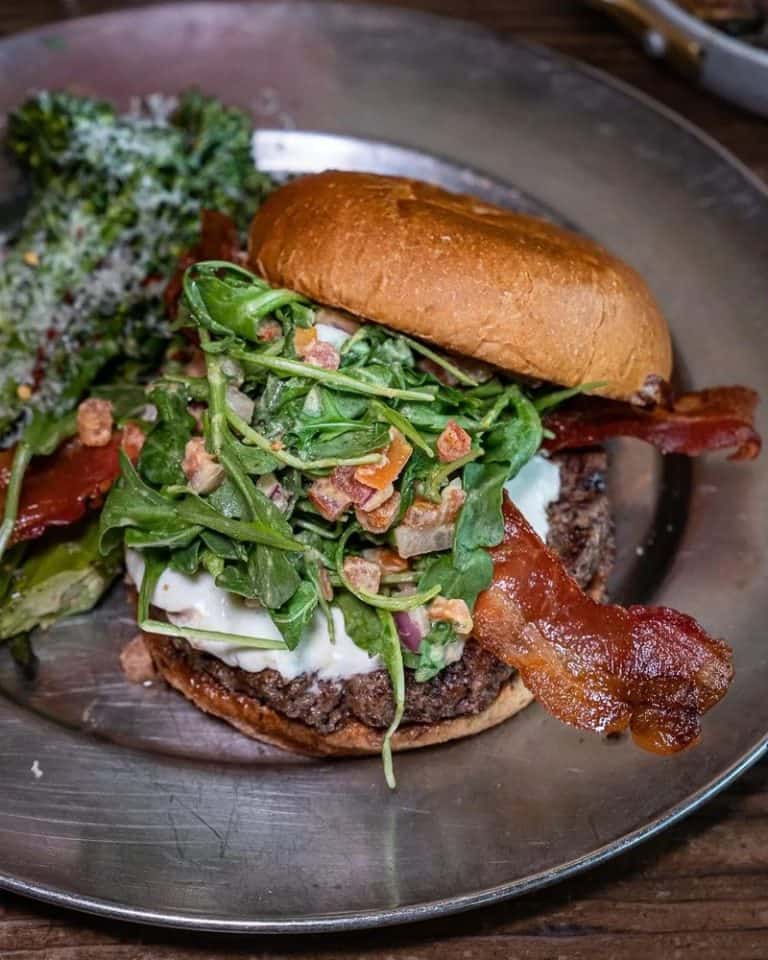 Hidden Burger Gems That Rival In-N-Out