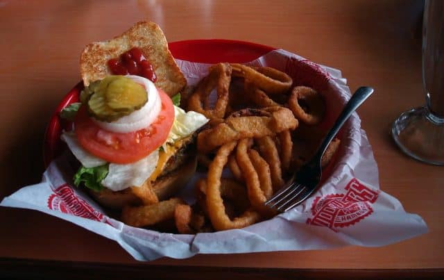 Whataburger Is Delicious But These 8 Other Burger Spots Are Just Plain ...