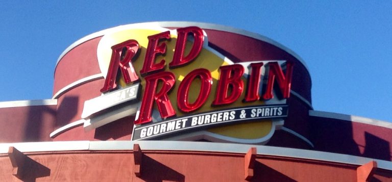 18 Restaurant Chains Where I Don't Feel Guilty Bringing My Kids