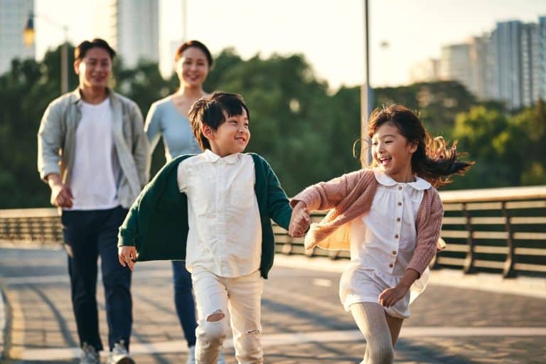 Raise Siblings Who Actually Get Along (Most of the Time) With These 5 ...