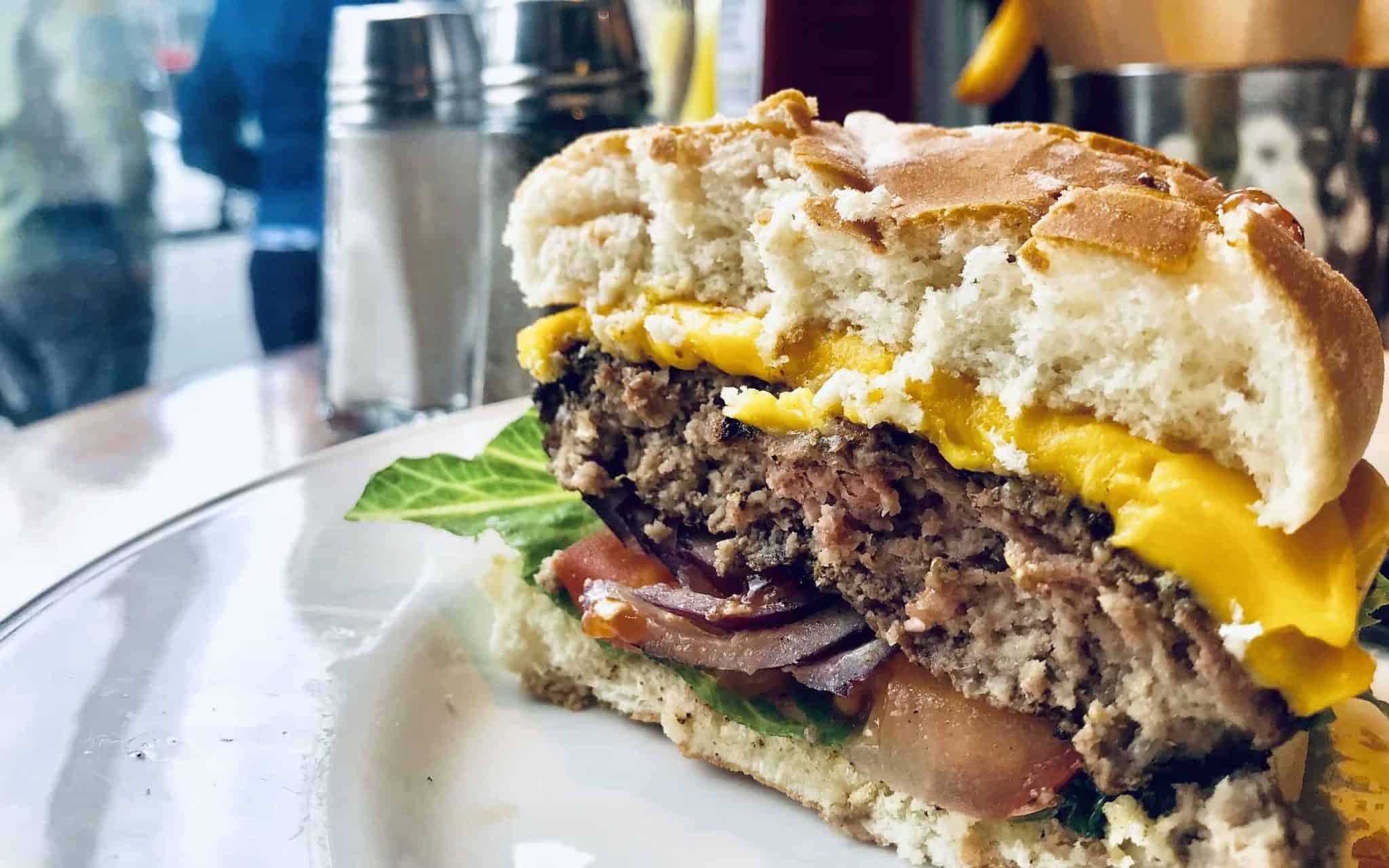 These 10 Fast Food Burgers Have More Than 1,000 Calories Each