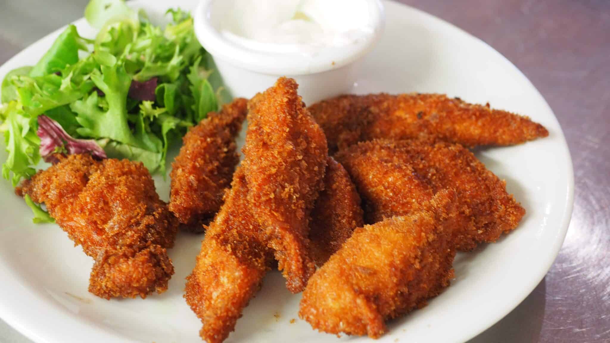 Ranch vs. Blue Cheese Dressing: How Are They Different And Uses for Each