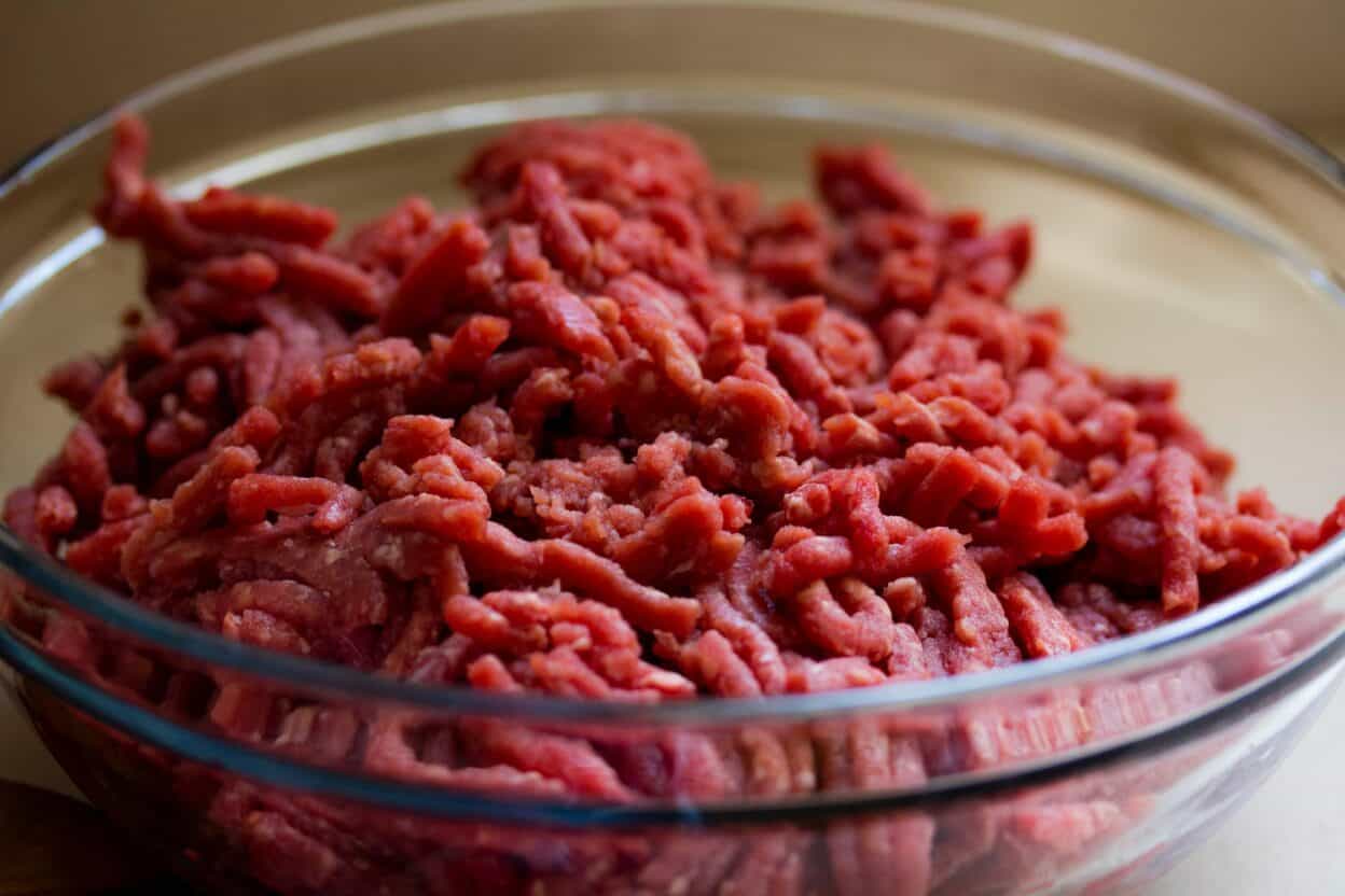 Ground Chuck vs. Ground Beef: Taste Differences & Nutritional Comparison