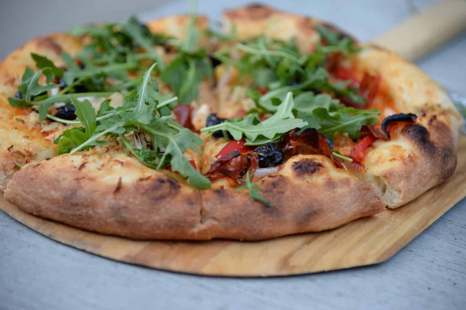Flatbread vs Pizza: The 5 Main Differences