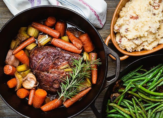 Nonstick vs. Enamel: Which is the better material for durability?